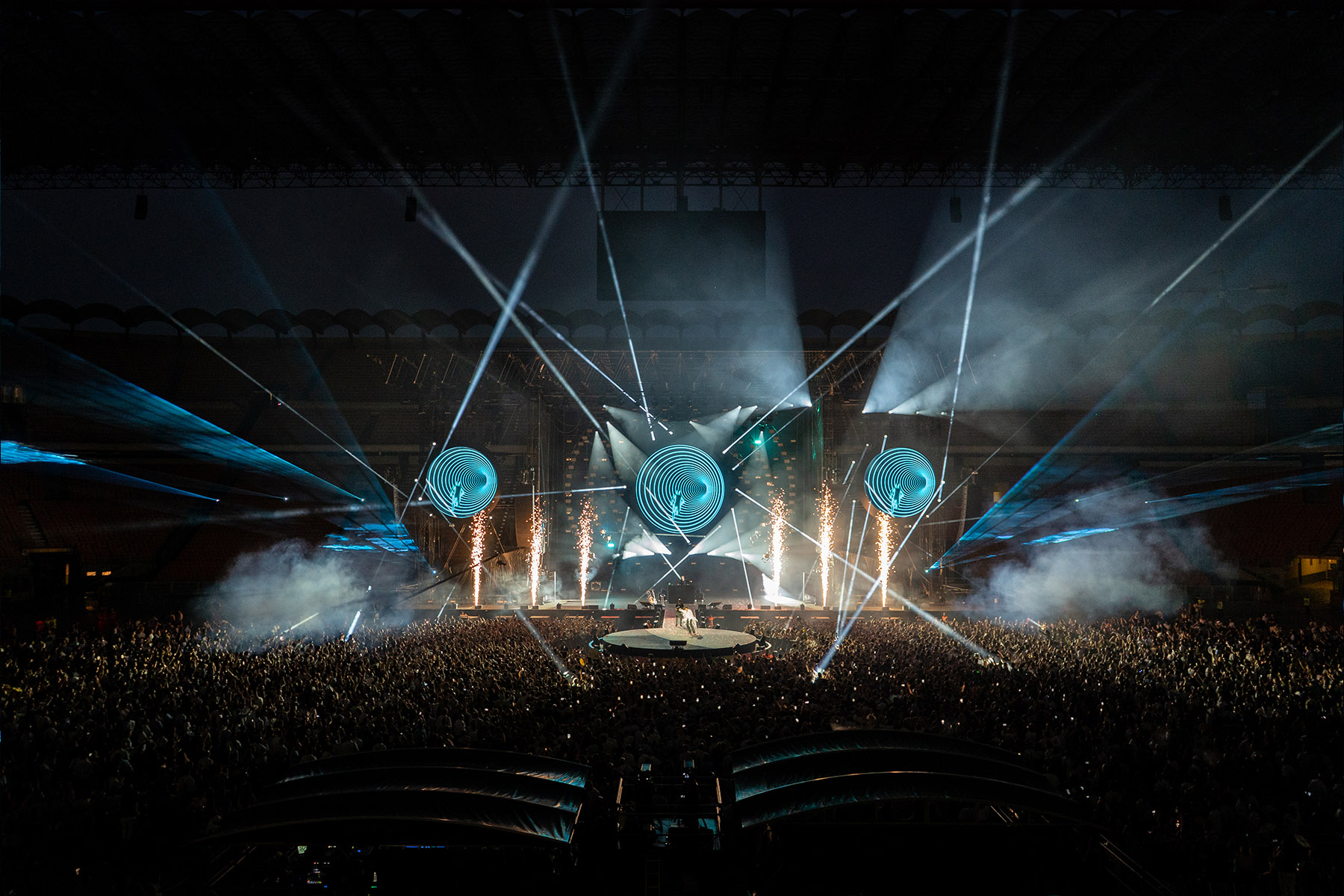 DELOITTE I A Dot Night - Live it Live - Balich Wonder Studio | Live ...